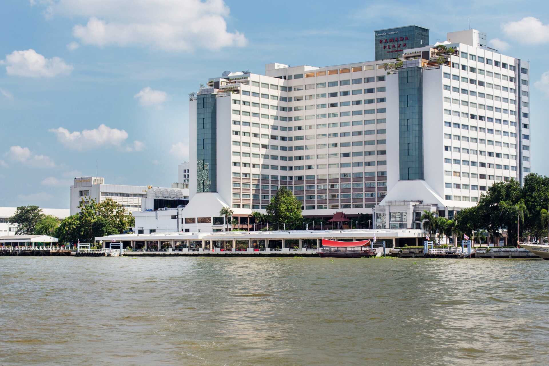 Boek Hotel Ramada Plaza by Wyndham Bangkok Menam Riverside - Bangkok ...